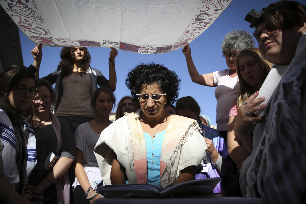 Women of the Wall Adult Bat Mitzvah Ceremonies – MEJDI Tours